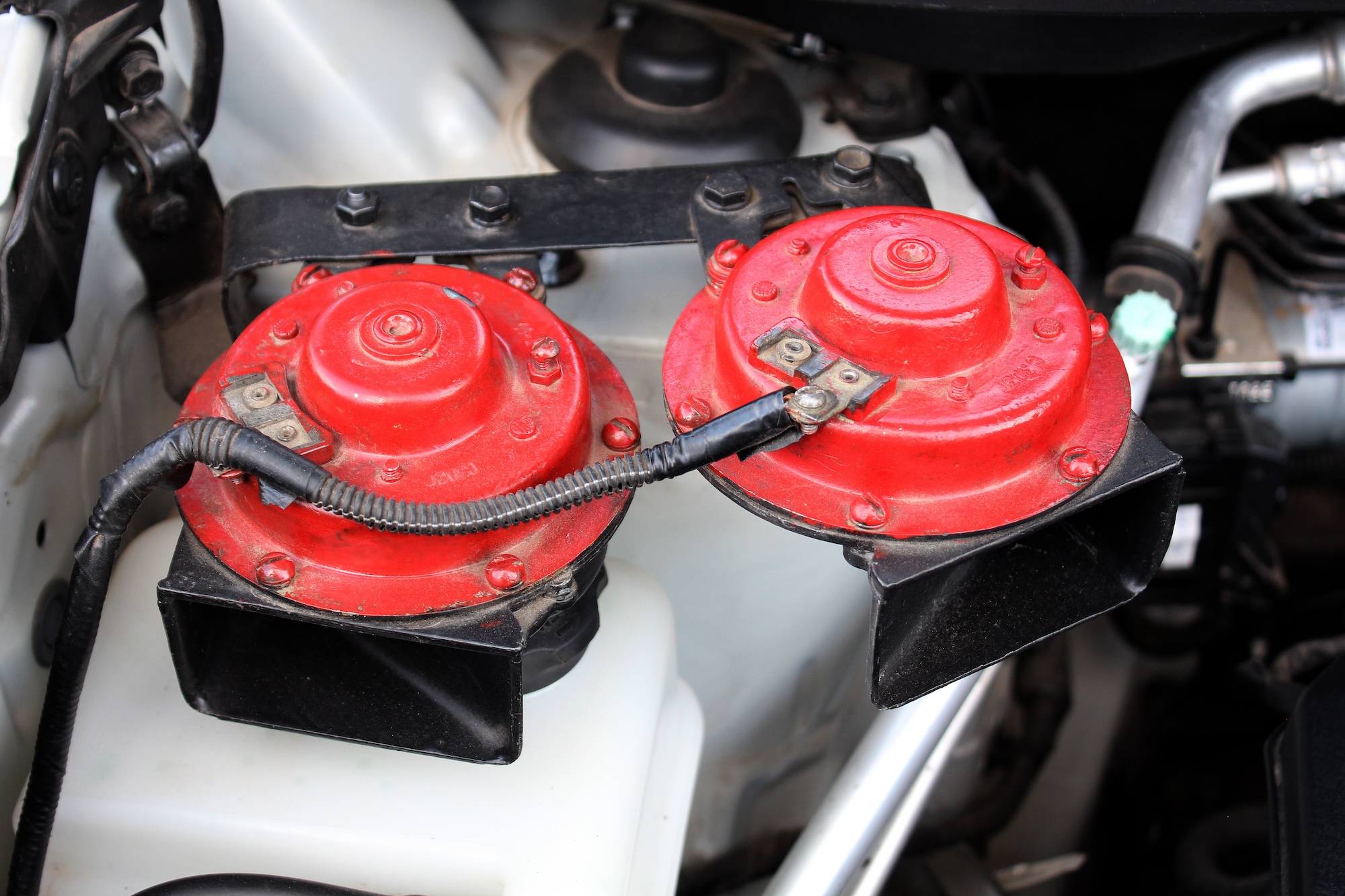 Dual horn in cars store