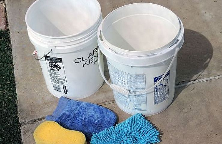 How to Avoid Micro-Scratches: The Two-Bucket Car Wash - eBay Motors Blog