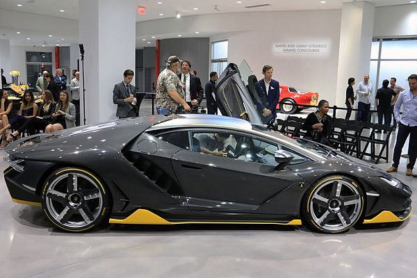 Lamborghini’s Most Powerful Road Car Makes US Debut - eBay Motors Blog