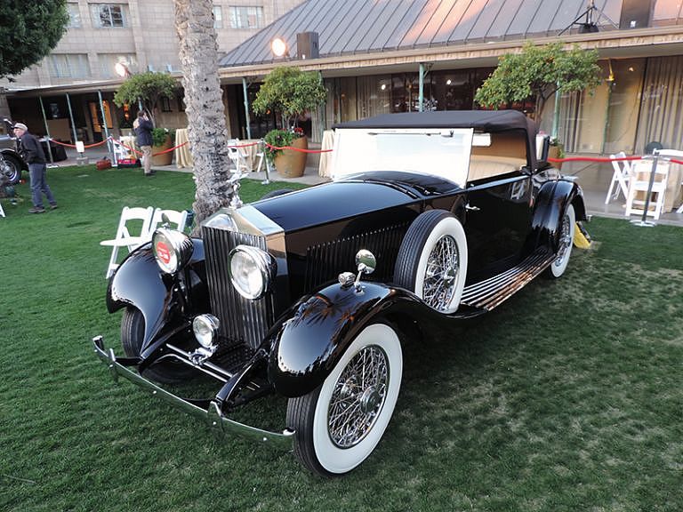 The History and Future of Automotive Side View Mirrors - eBay Motors Blog