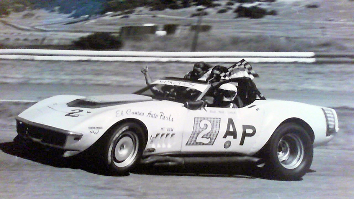 Vintage ’68 Corvette and Its Racing Team Are Reunited After 44 years ...