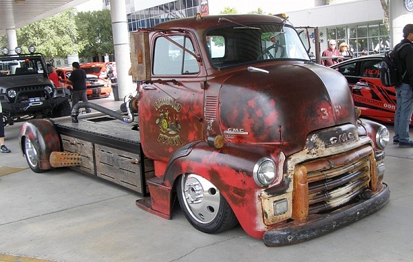 The Living Legacy of Classic Cab-Over-Engine Trucks - eBay Motors Blog