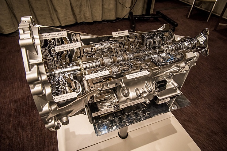 New Lexus Twin-Turbo V-6 Engine Uses F1 Technology to Rival V-8 ...