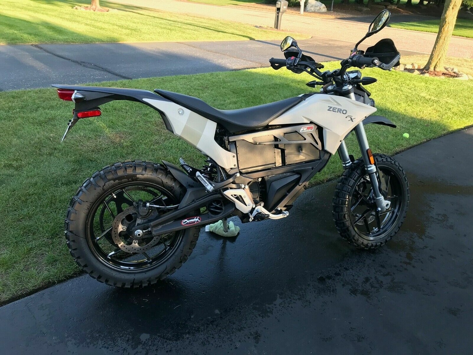 Tron-Inspired Electric Motorcycle Is the Last of its Kind - eBay Motors ...