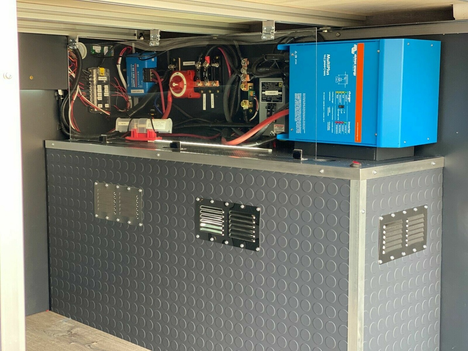 Solar-Powered Sprinter Van Has Amazing Off-Grid Amenities - eBay Motors ...