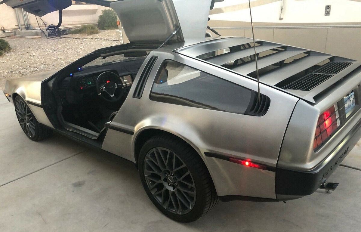 DeLorean Fan Adds iPad Tech to DMC-12, Sells Car on eBay - eBay Motors Blog