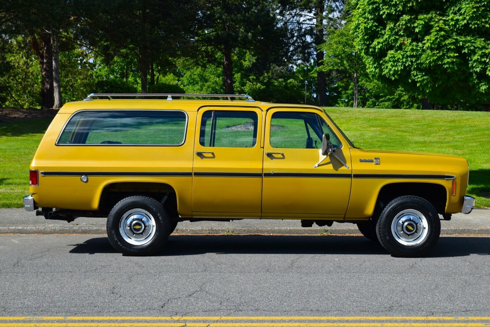 A Time Capsule 1975 Chevrolet Suburban with Scottsdale Trim - eBay ...