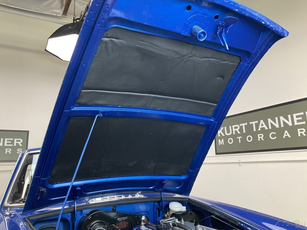 A 1969 MGB GT Shows the Right Way to Mix Vintage Parts - eBay Motors Blog