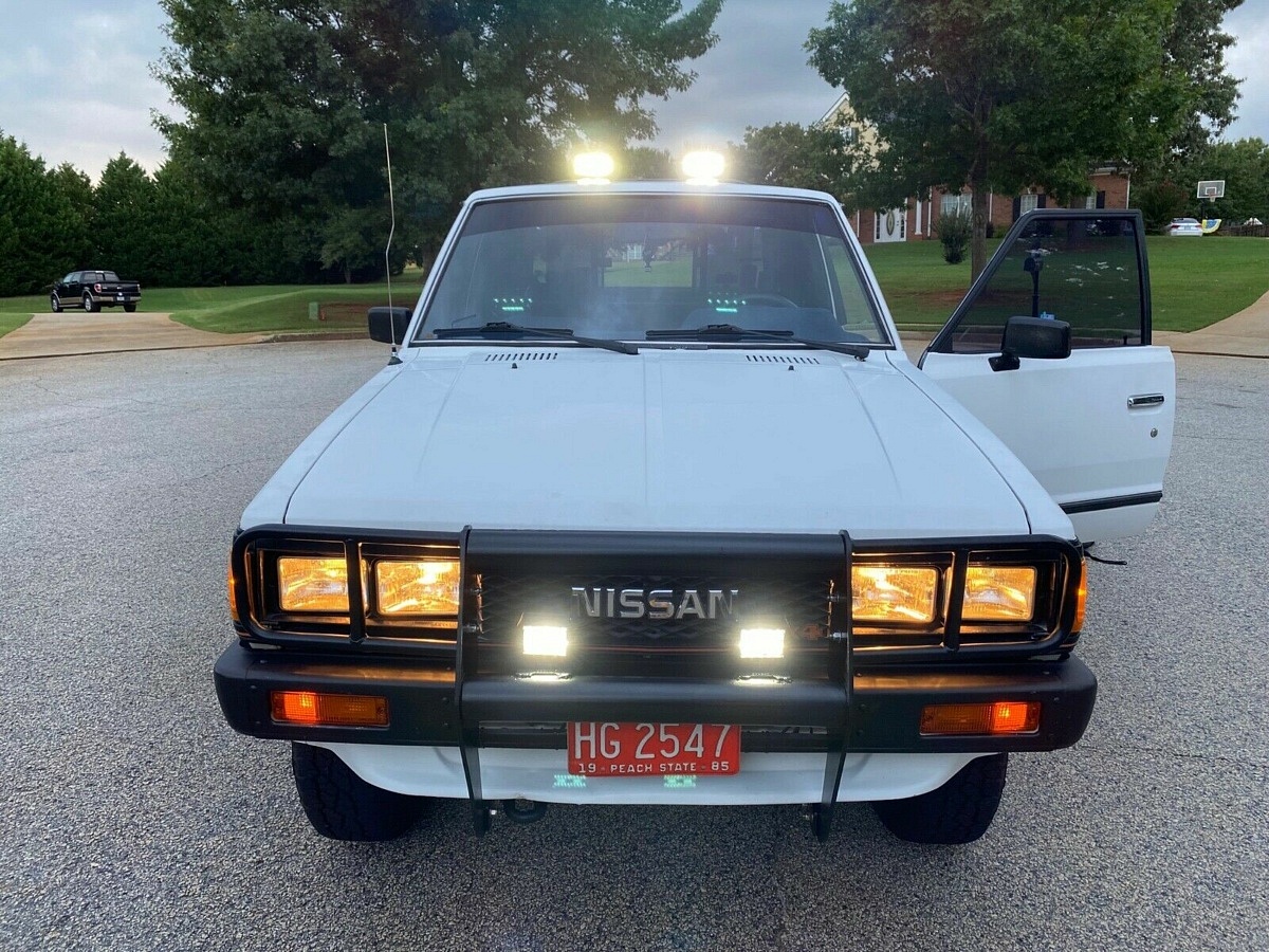 An Imperfect but Ultra-Desirable 1985 Nissan 720 King Cab - eBay Motors ...