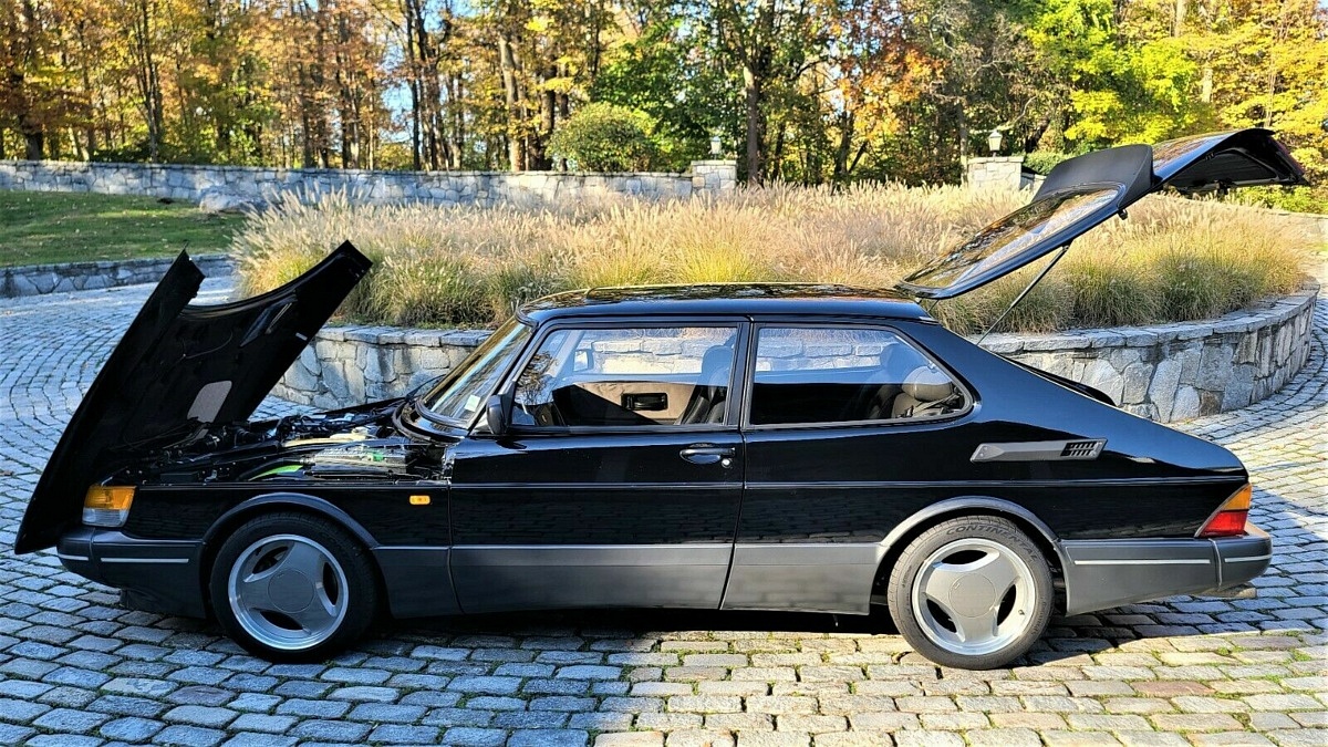 Rust-Free 1988 Saab 900 SPG Turbo Is a Holy Grail Performance Machine ...