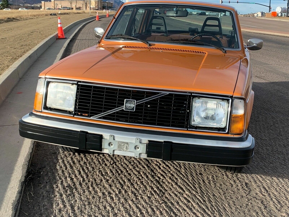 Why the '76 Volvo 244 DL Is Perfect for Classic Car Newbies - eBay ...