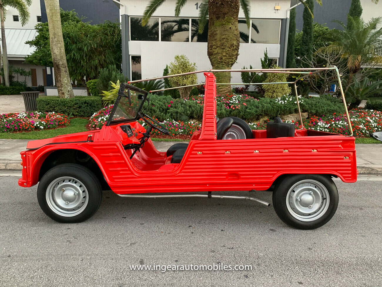 The Citroën Méhari Is France’s Answer to the Mini Moke and VW Thing ...