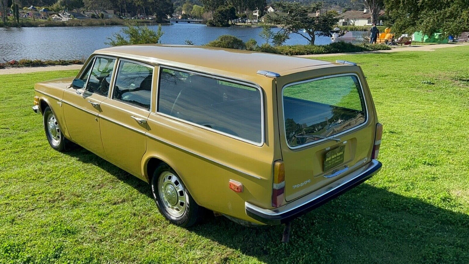 A Bulletproof Boxy 1971 Volvo 145S Wagon - eBay Motors Blog