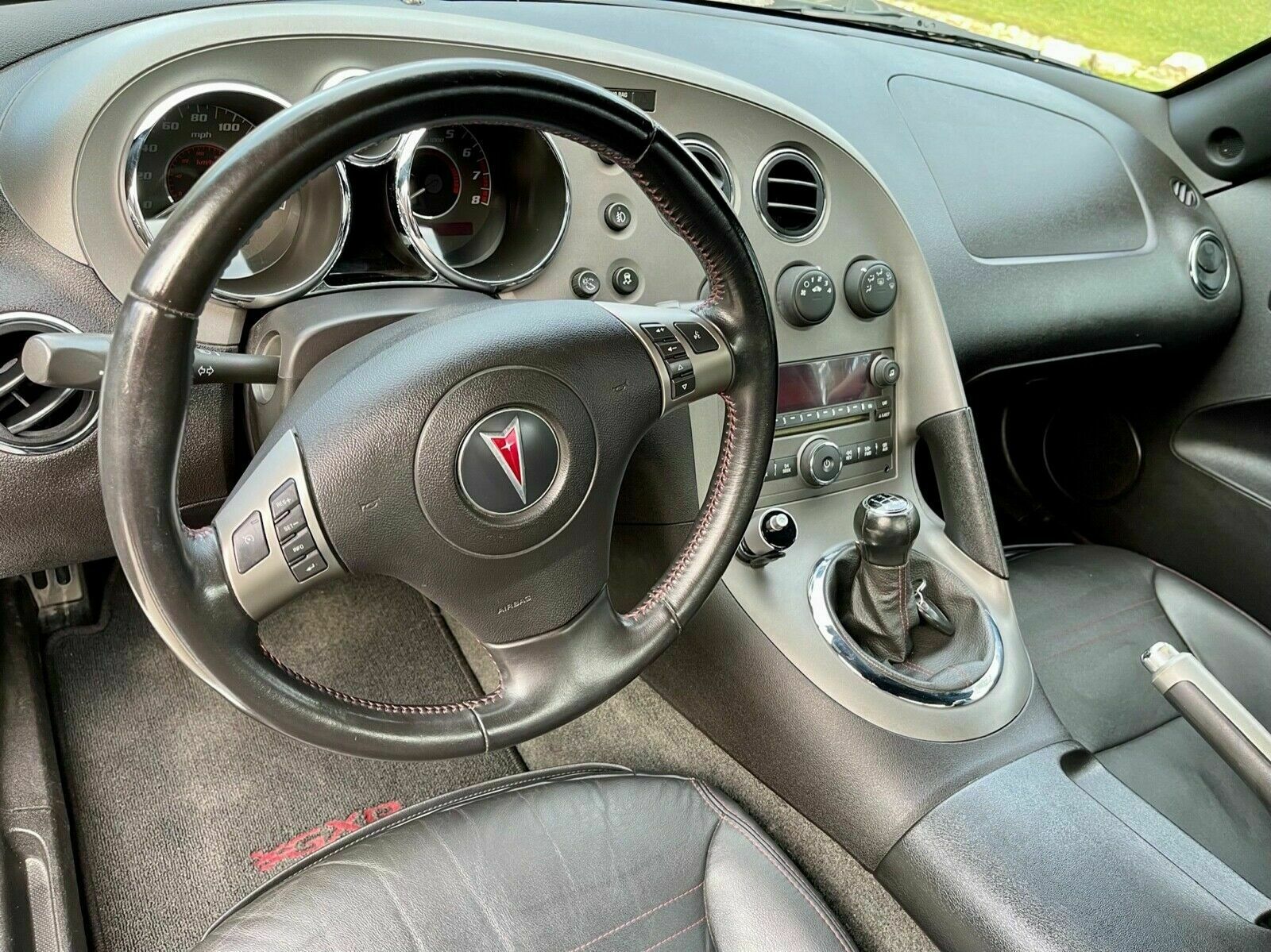 Pontiac Solstice Interior