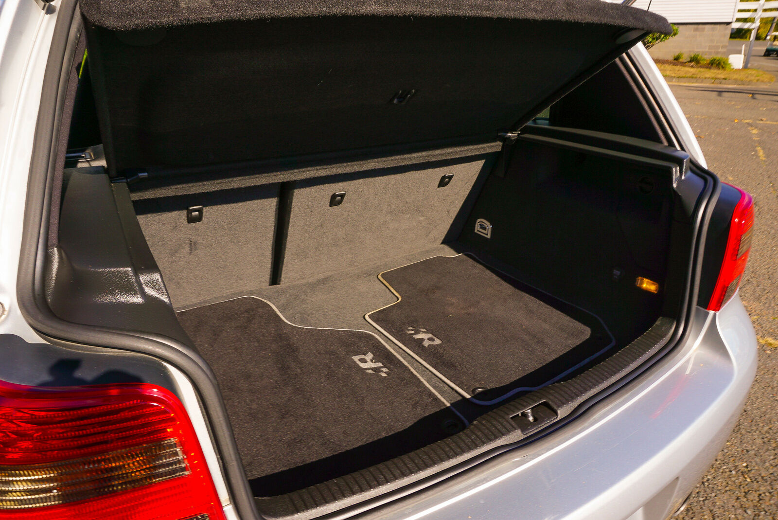 The Limited-Edition ’04 Volkswagen R32 Hotrod Hatch - eBay Motors Blog