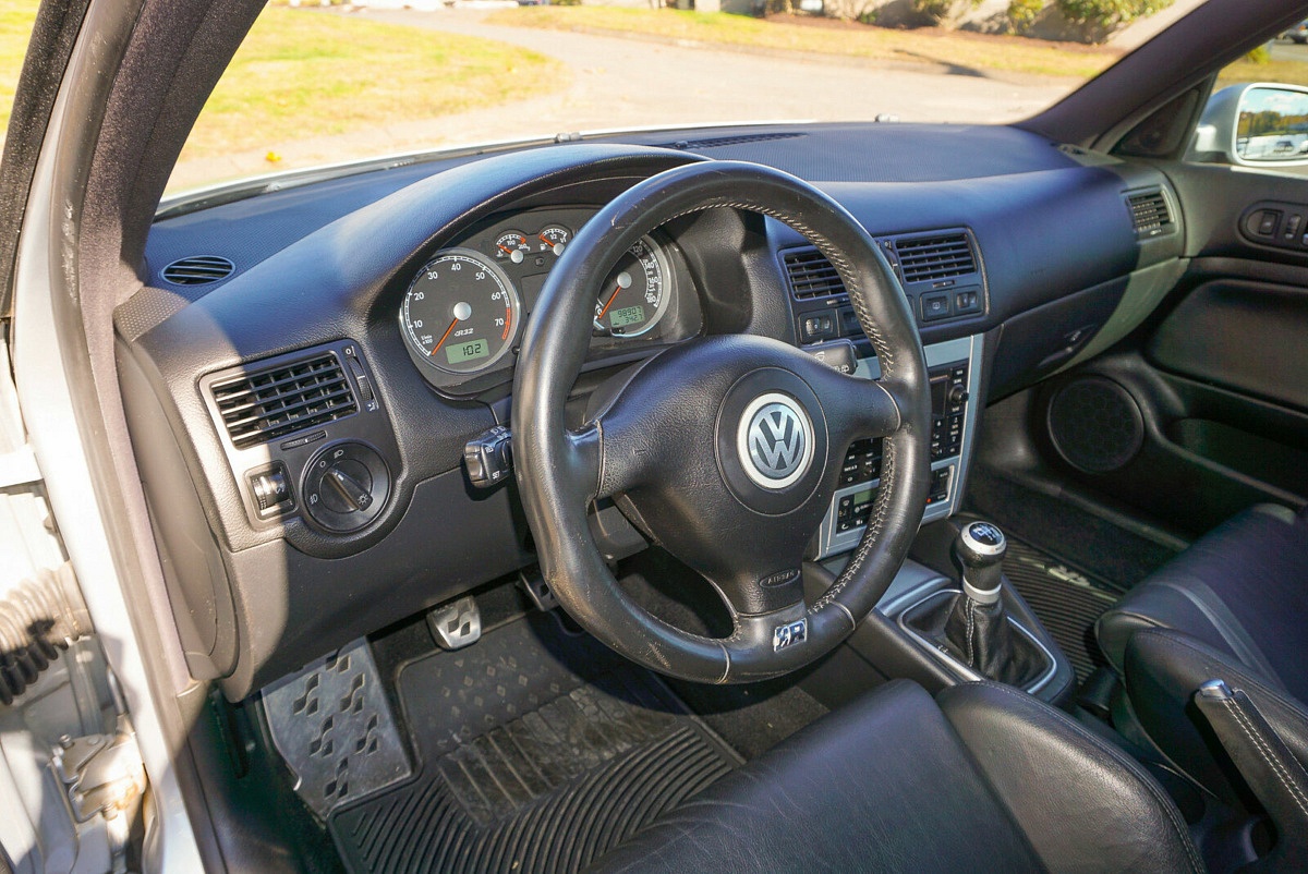 The Limited-Edition ’04 Volkswagen R32 Hotrod Hatch - eBay Motors Blog