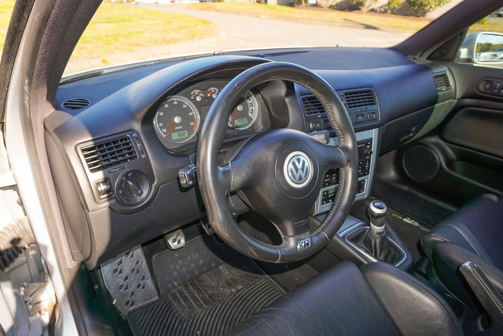 The Limited-Edition ’04 Volkswagen R32 Hotrod Hatch - eBay Motors Blog
