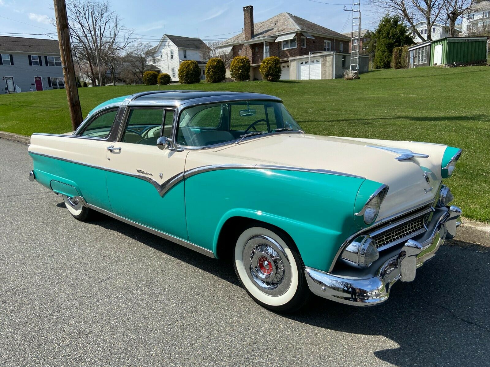 ’55 Ford Crown Vic and Its Revolutionary Transparent Top - eBay Motors Blog