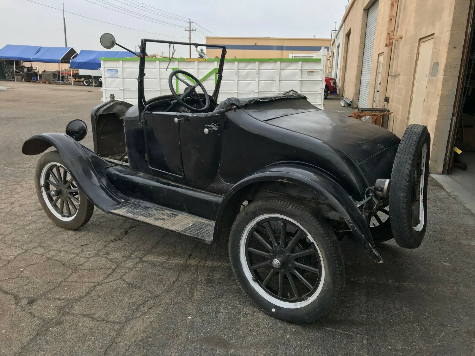 Calling British Car Enthusiasts: A Collection of Thirty-Plus Austins ...