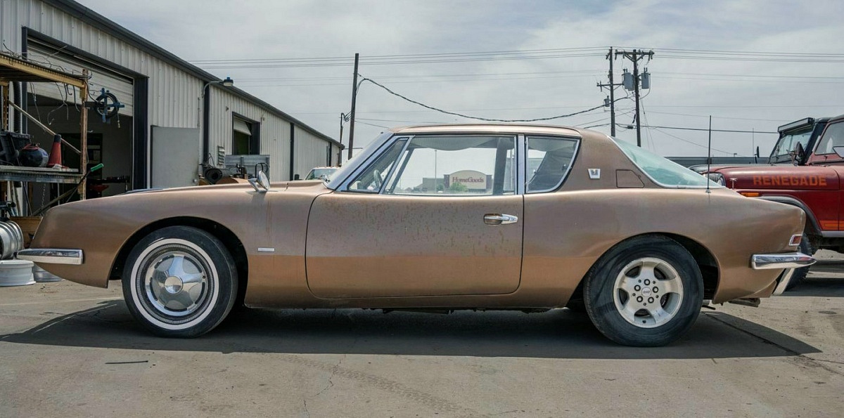 1963 Studebaker Avanti R2: Rare, Fast, FIBERGLASS - eBay Motors Blog