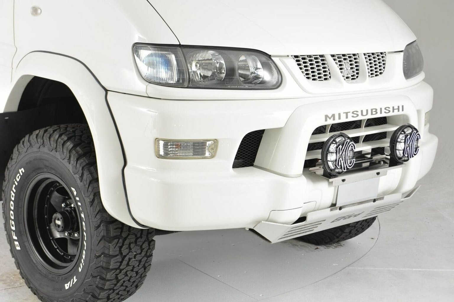 ‘97 Mitsubishi Delica Offroad Modded Minivan - eBay Motors Blog