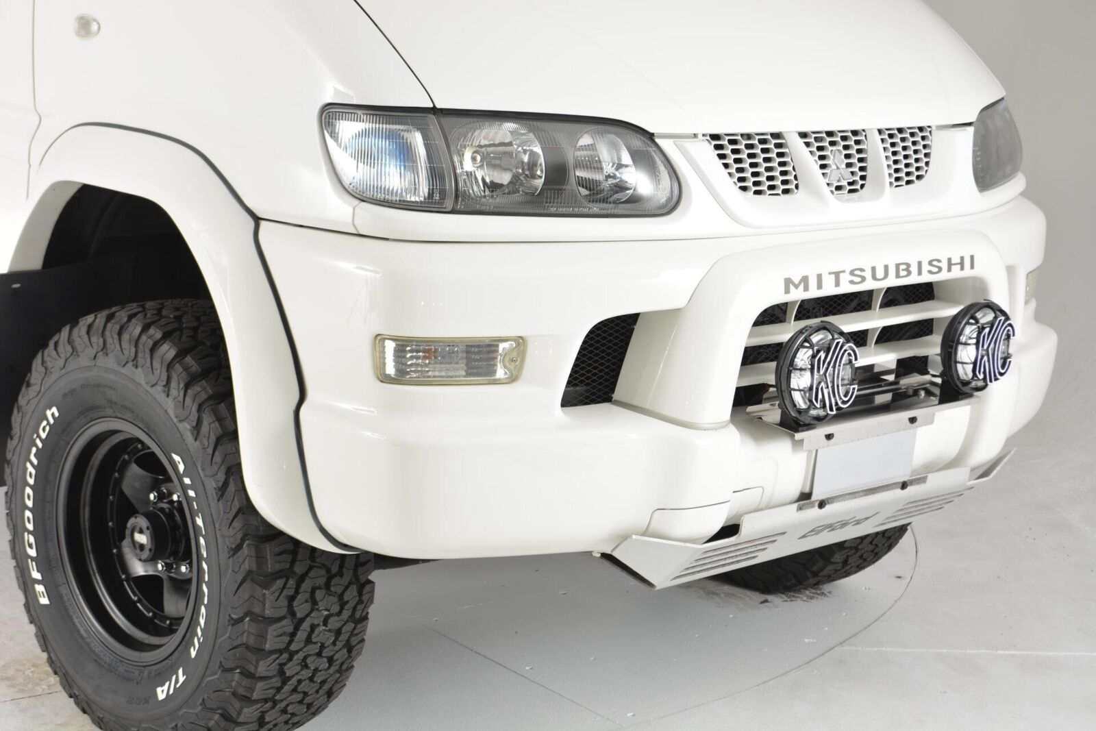 ‘97 Mitsubishi Delica Offroad Modded Minivan - eBay Motors Blog