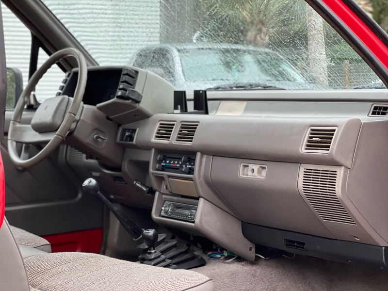Isuzu Amigo Interior