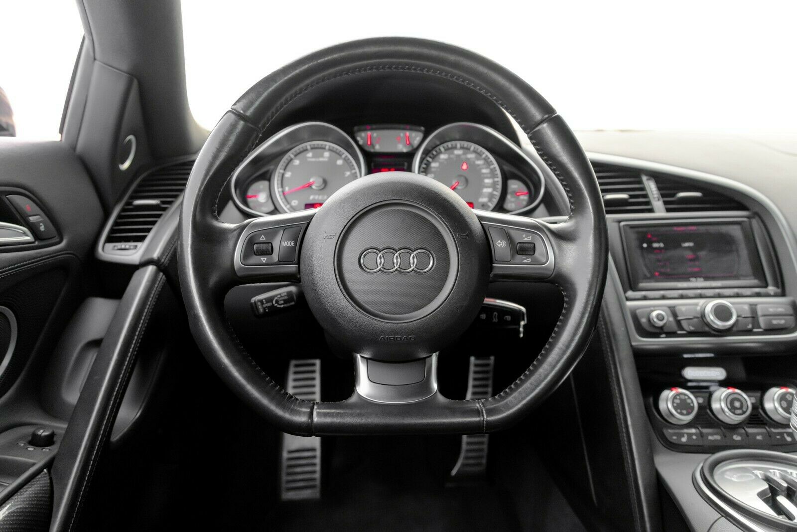 Audi R8 2008 Interior