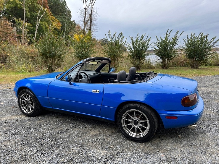 A Quintessential Monster Miata with a Mustang V-8 - eBay Motors Blog