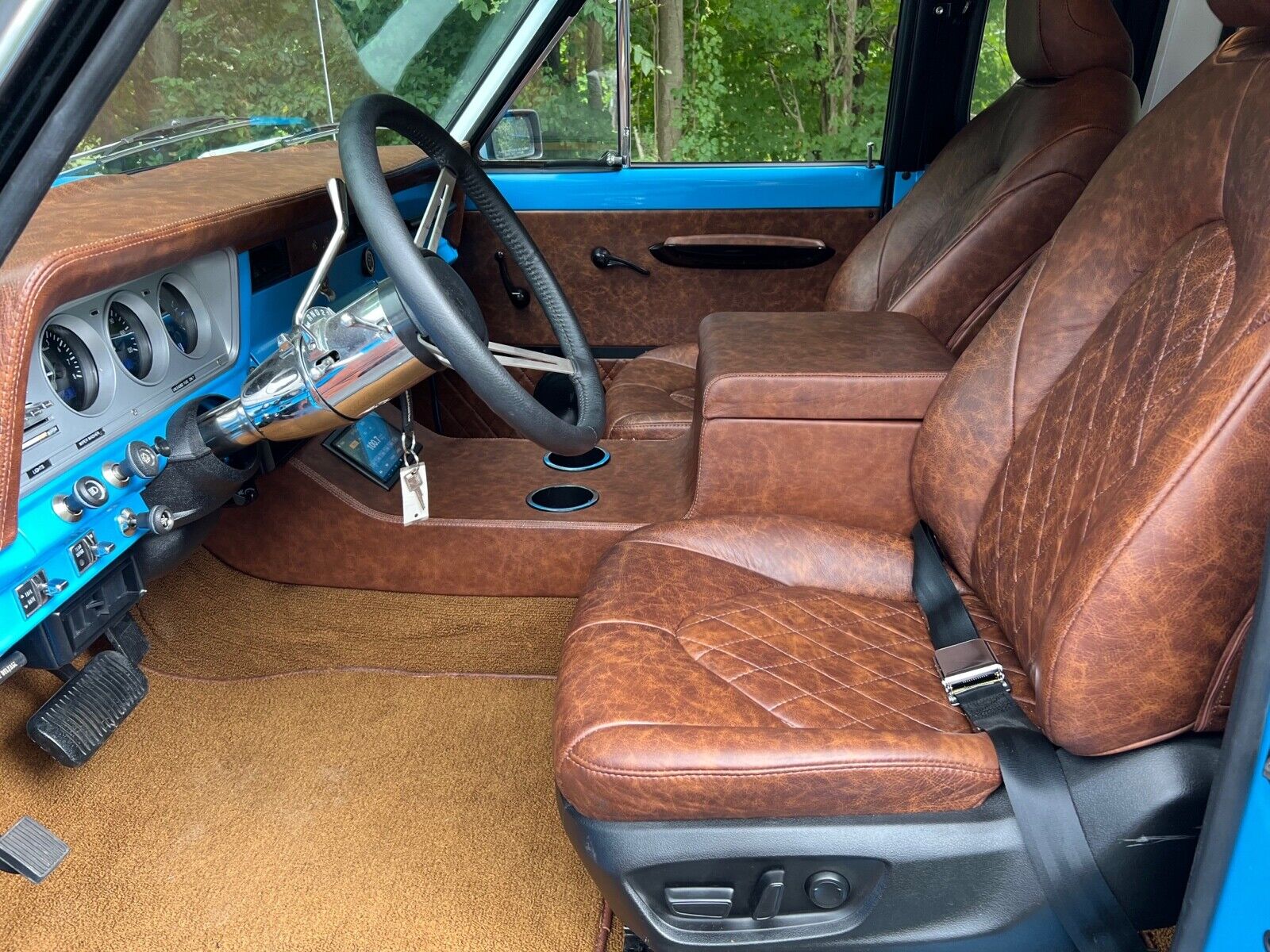 This Retro-Cool ’79 Jeep Cherokee Chief Has Crazy Doors and a Stock ...