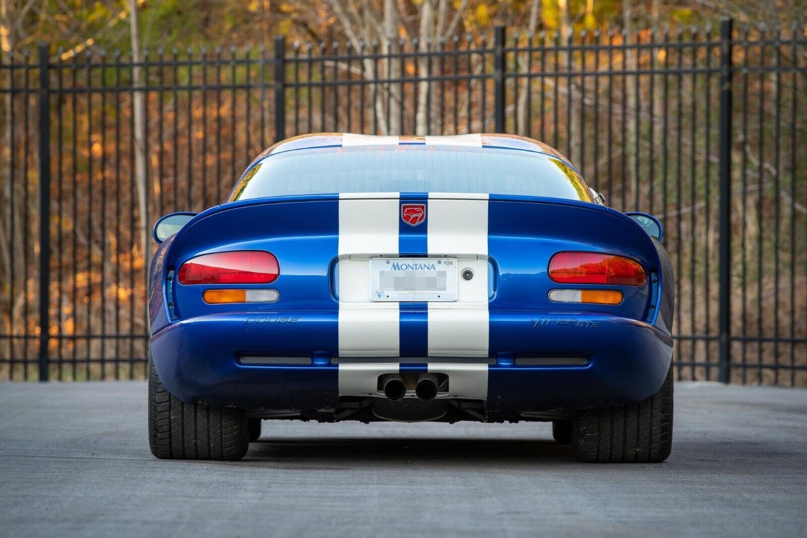 This Dodge Viper GTS Is the Retro Cobra Daytona Ford Should Have Built ...