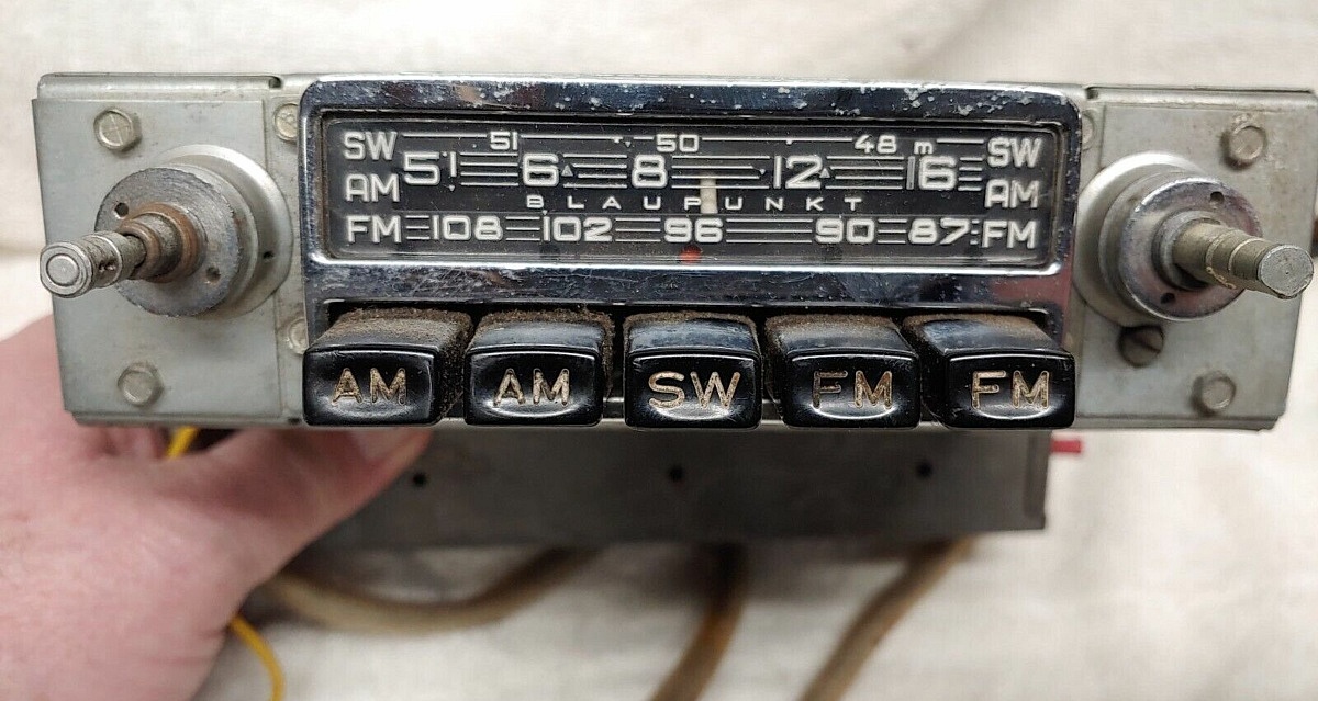 Classic Car Fans Also Love Vintage Car Audio - eBay Motors Blog