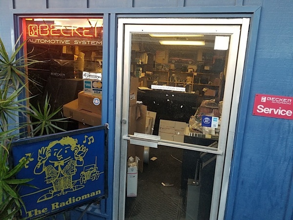 Classic Car Fans Also Love Vintage Car Audio - eBay Motors Blog