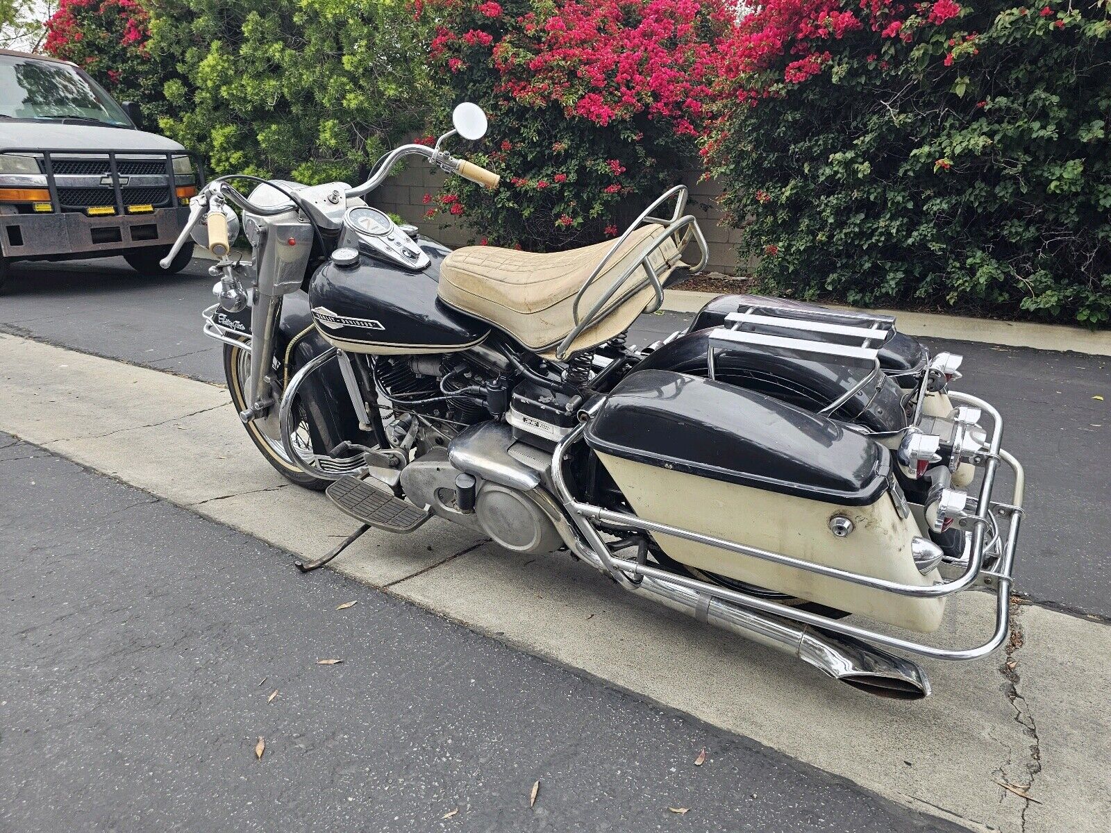 A Nearly Untouched ‘65 Harley Electra Glide Touring - eBay Motors Blog