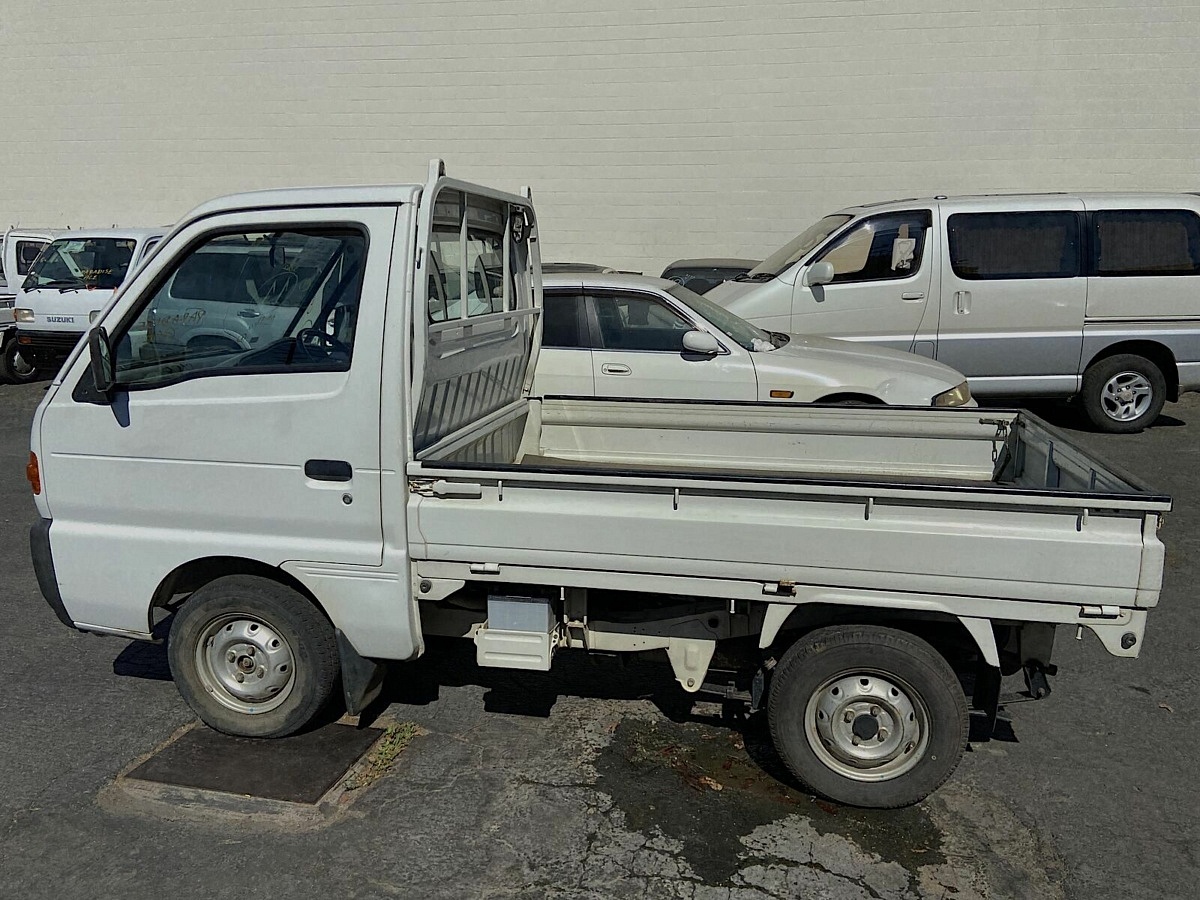 Suzuki Carry Is a Right-Sized Mini Truck - eBay Motors Blog