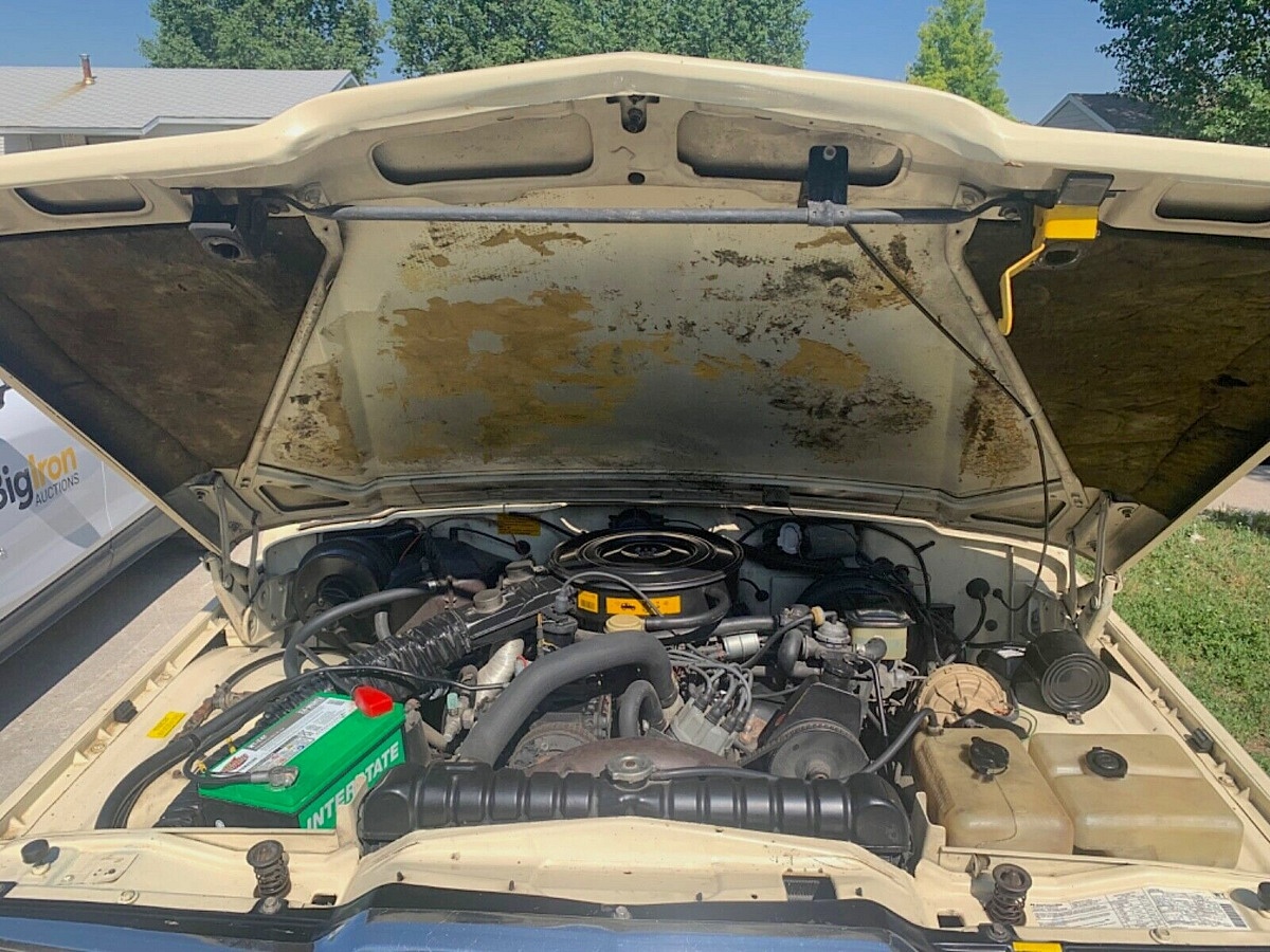 1986 Jeep Grand Wagoneer Shines in Faded Wood-Paneled Glory - eBay ...