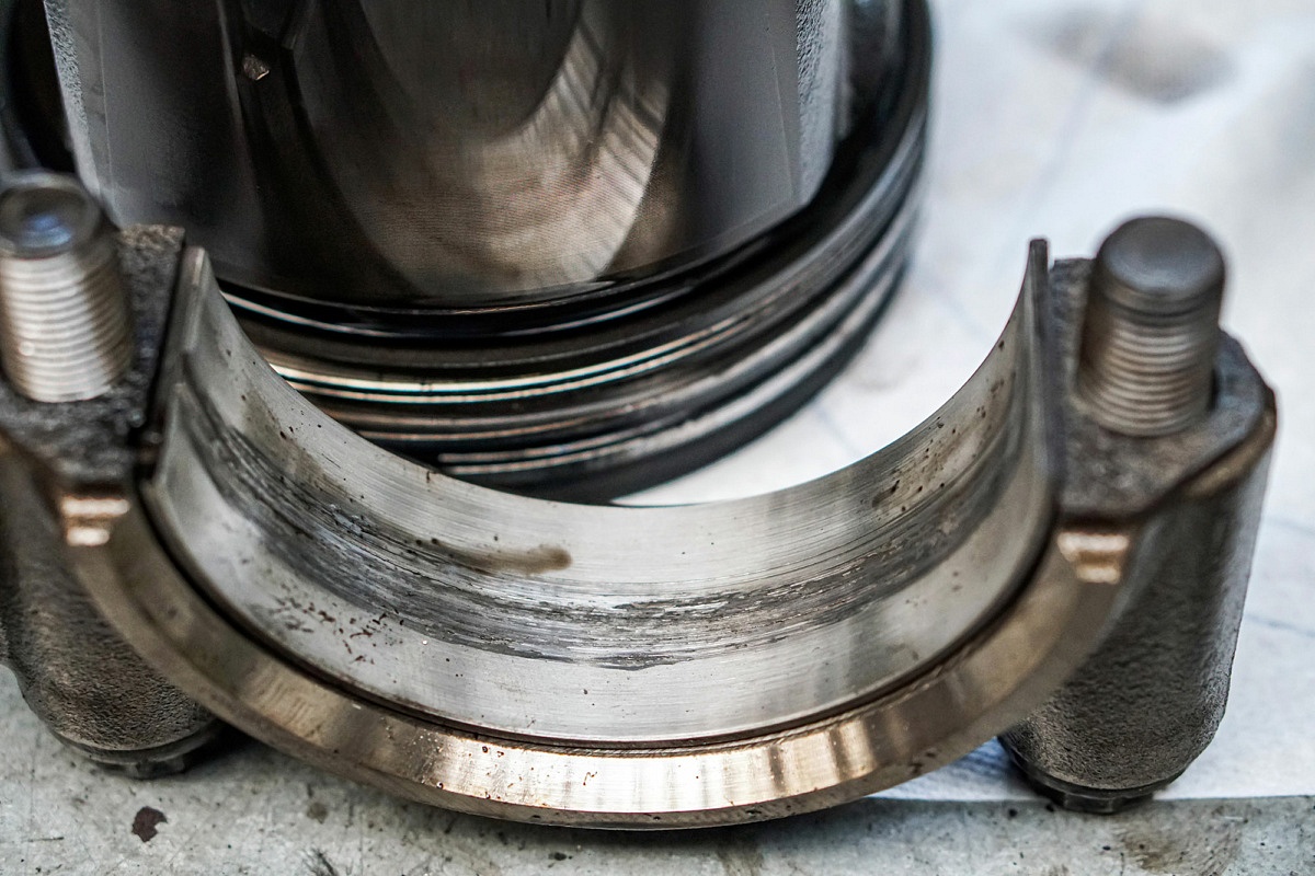 Expert Tips: How to Check Engine Oil Level -eBay Motors Blog