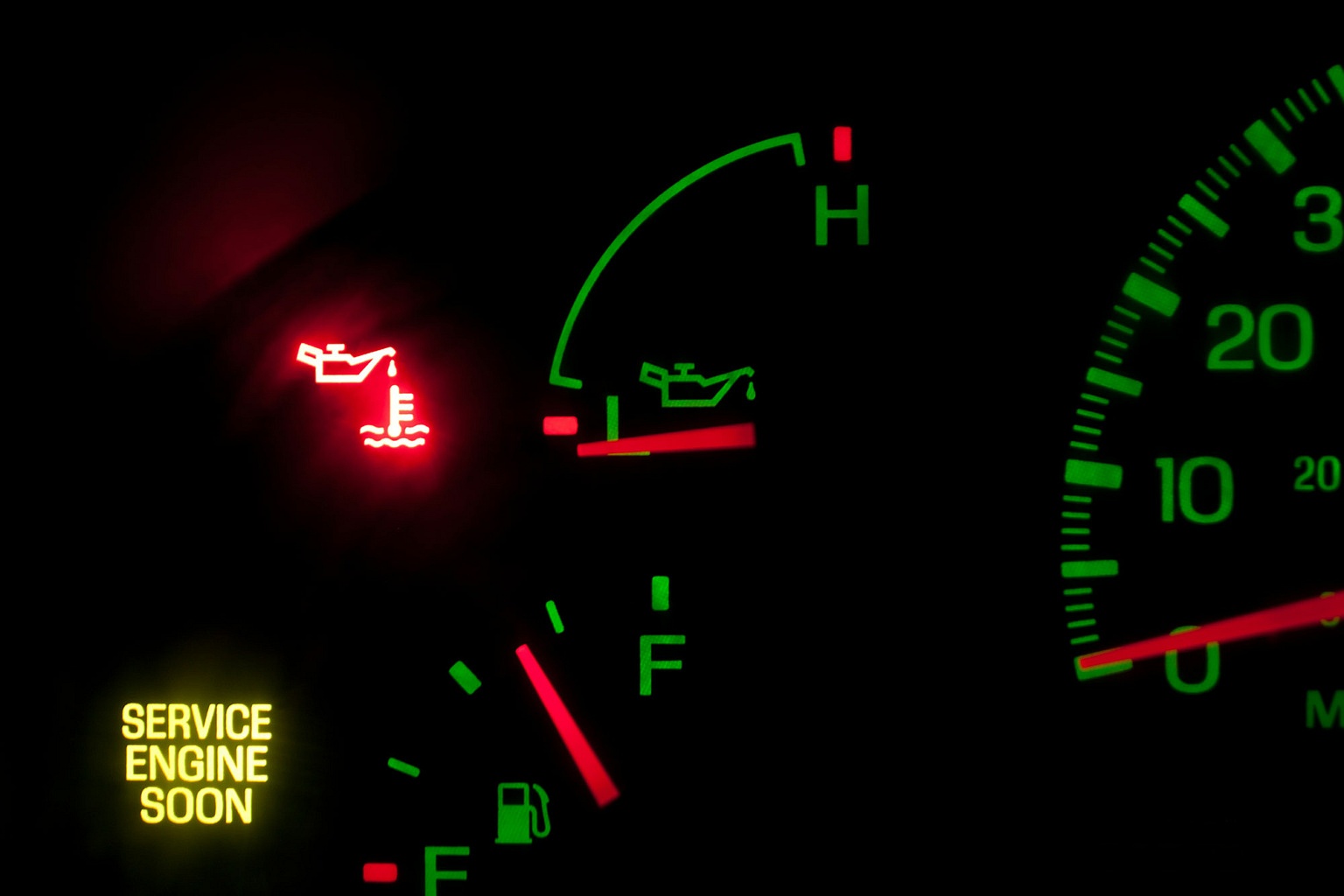 What Does the Dashboard Oil Light Mean? - eBay Motors Blog