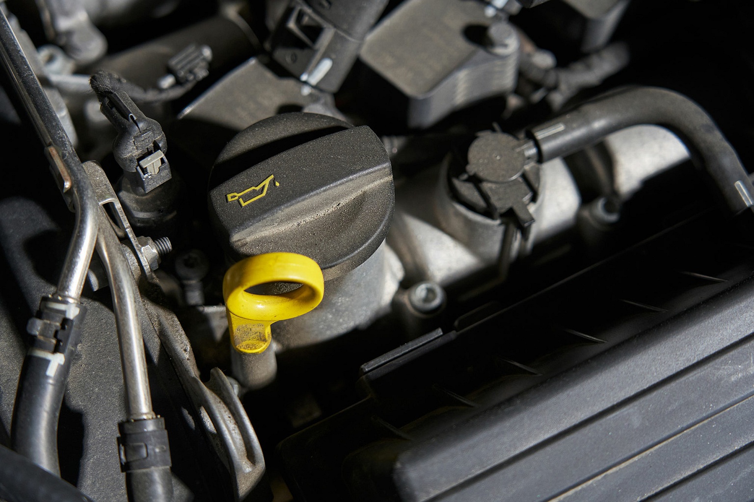 Expert Tips: How to Check Engine Oil Level -eBay Motors Blog