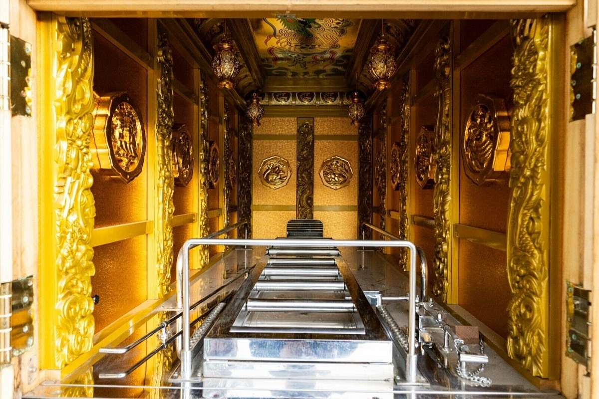 Caddy Fleetwood Serves as a Traditional Japanese Hearse - eBay Motors Blog