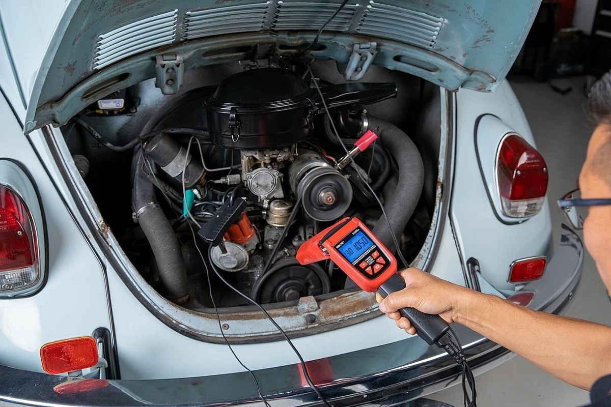 How to Use an Engine Timing Light - eBay Motors Blog