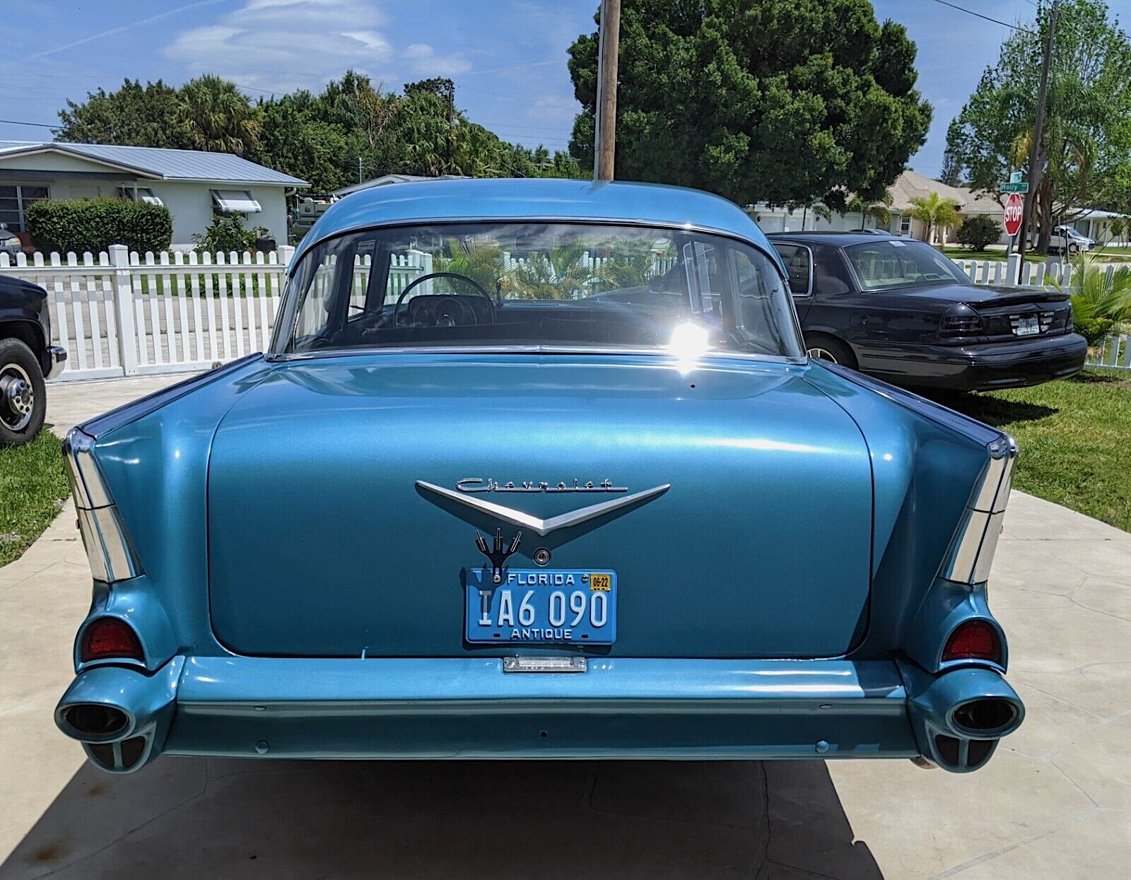 This Old-School 1957 Chevrolet Bel Air Has Just Enough Modern Touches ...