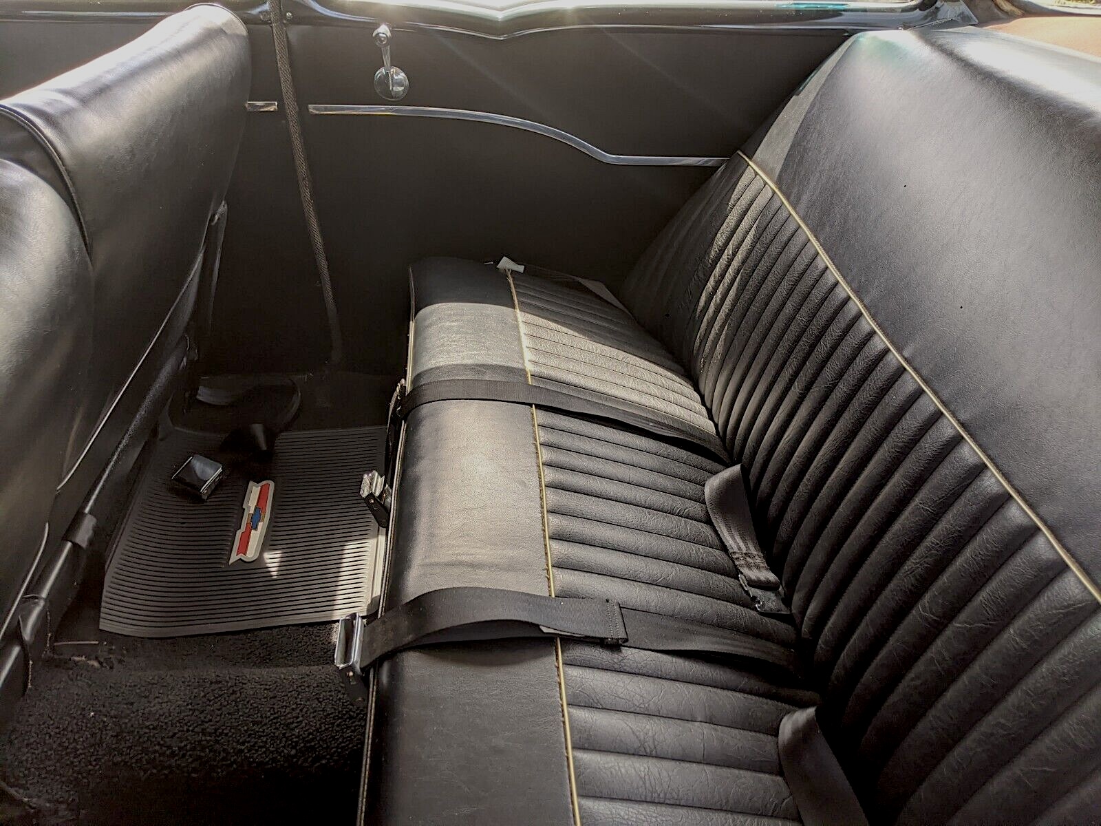 This Old-School 1957 Chevrolet Bel Air Has Just Enough Modern Touches ...