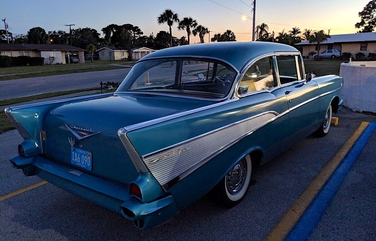 This Old-School 1957 Chevrolet Bel Air Has Just Enough Modern Touches ...