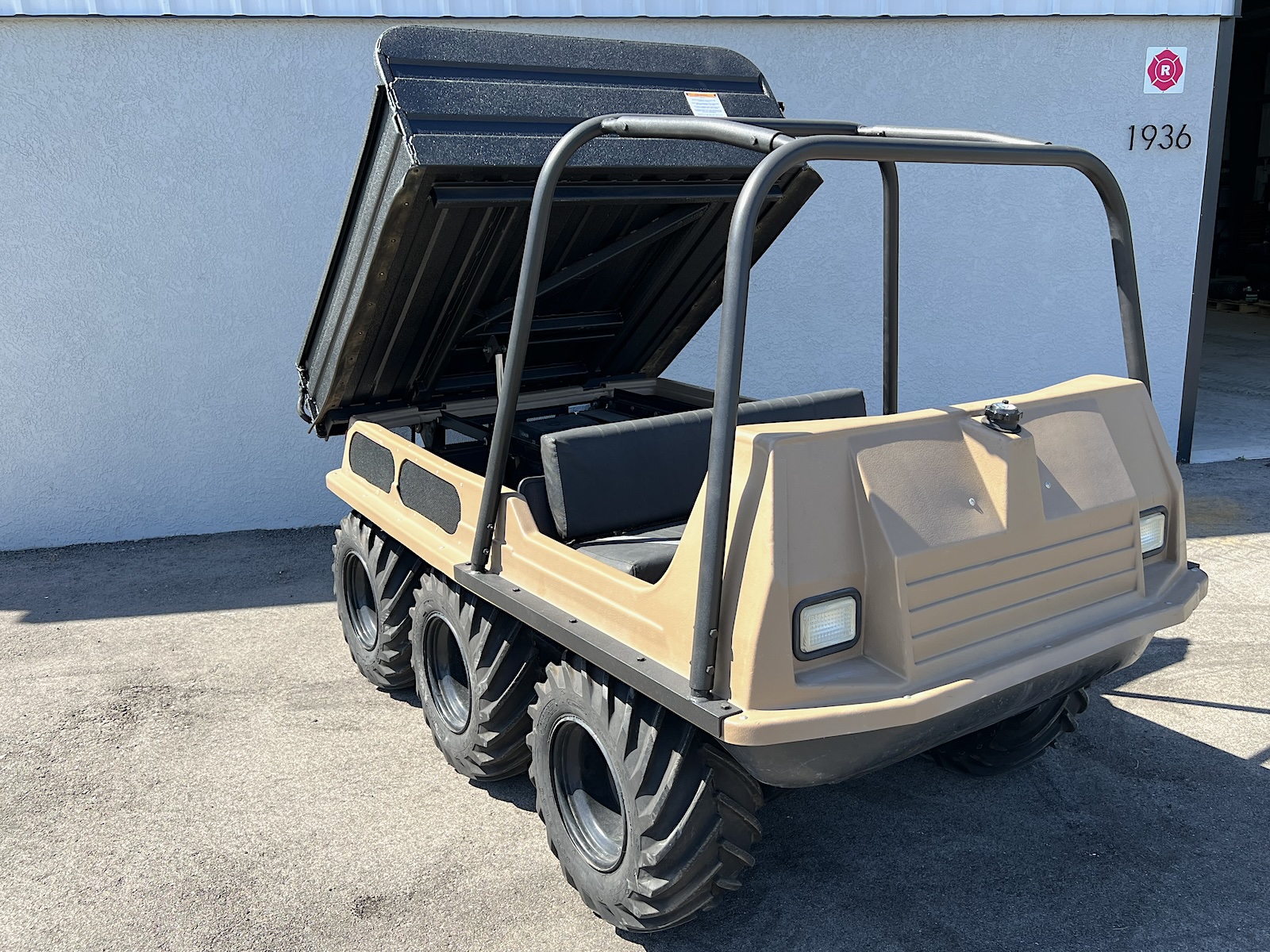 The MAX Buffalo 6x6 Truck Is a Small Amphibious Beast - eBay Motors Blog
