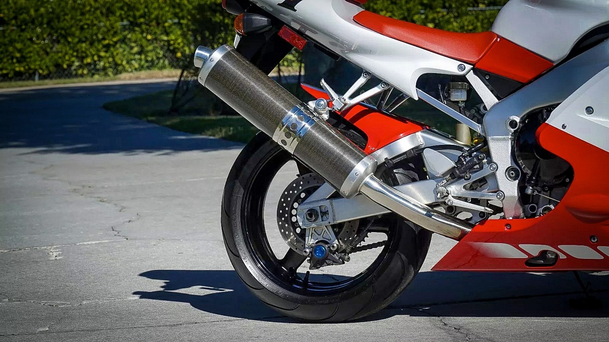 Original and Unmodified Yamaha YZF-R1 Is a Rare Find - eBay Motors Blog