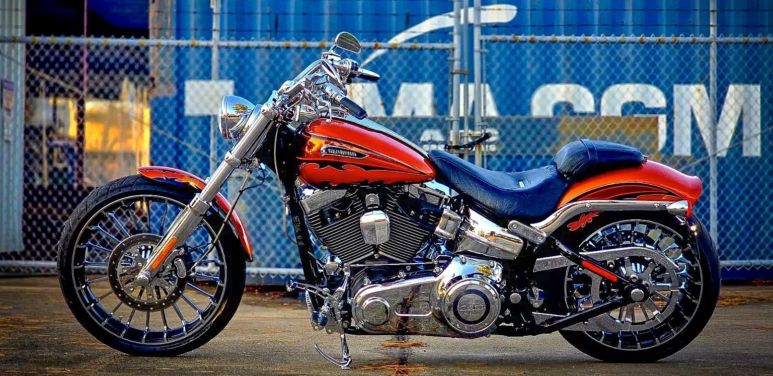 Harley-Davidson CVO Breakout Is a Factory Custom Masterpiece - eBay ...