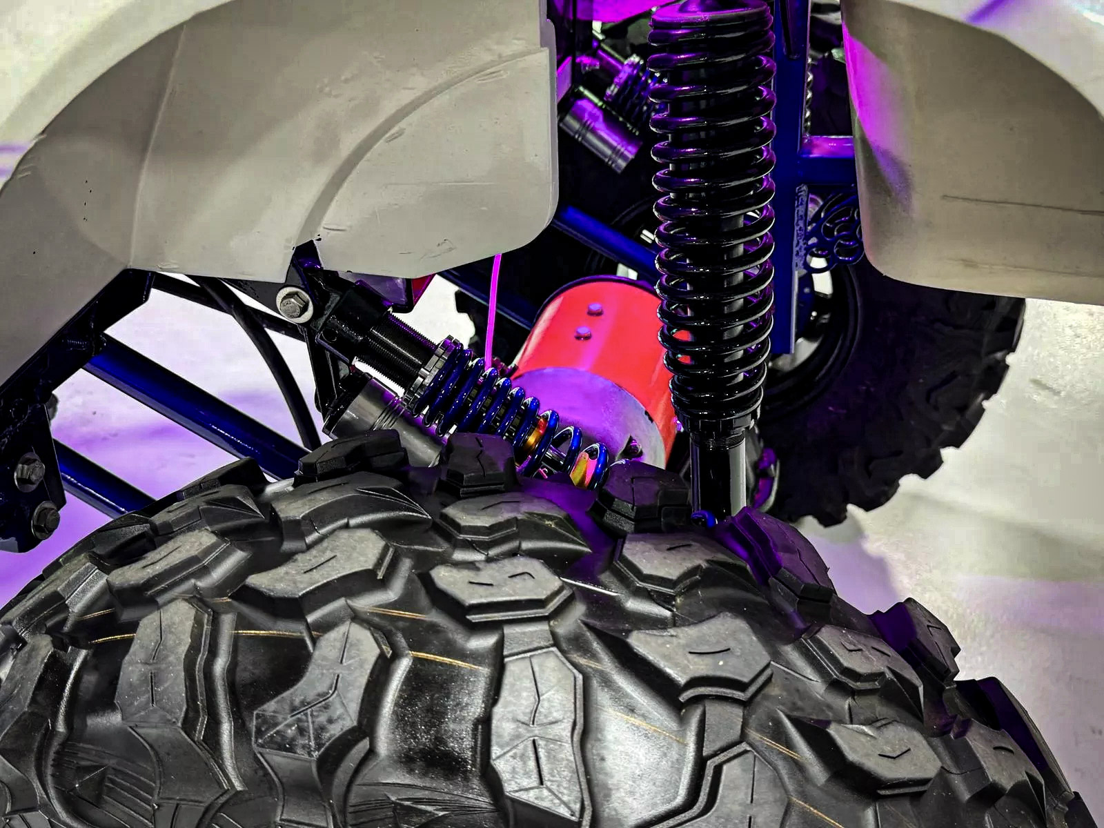 Lifted E-Z-GO Is an Eye-Popping Electric Supercart - eBay Motors Blog