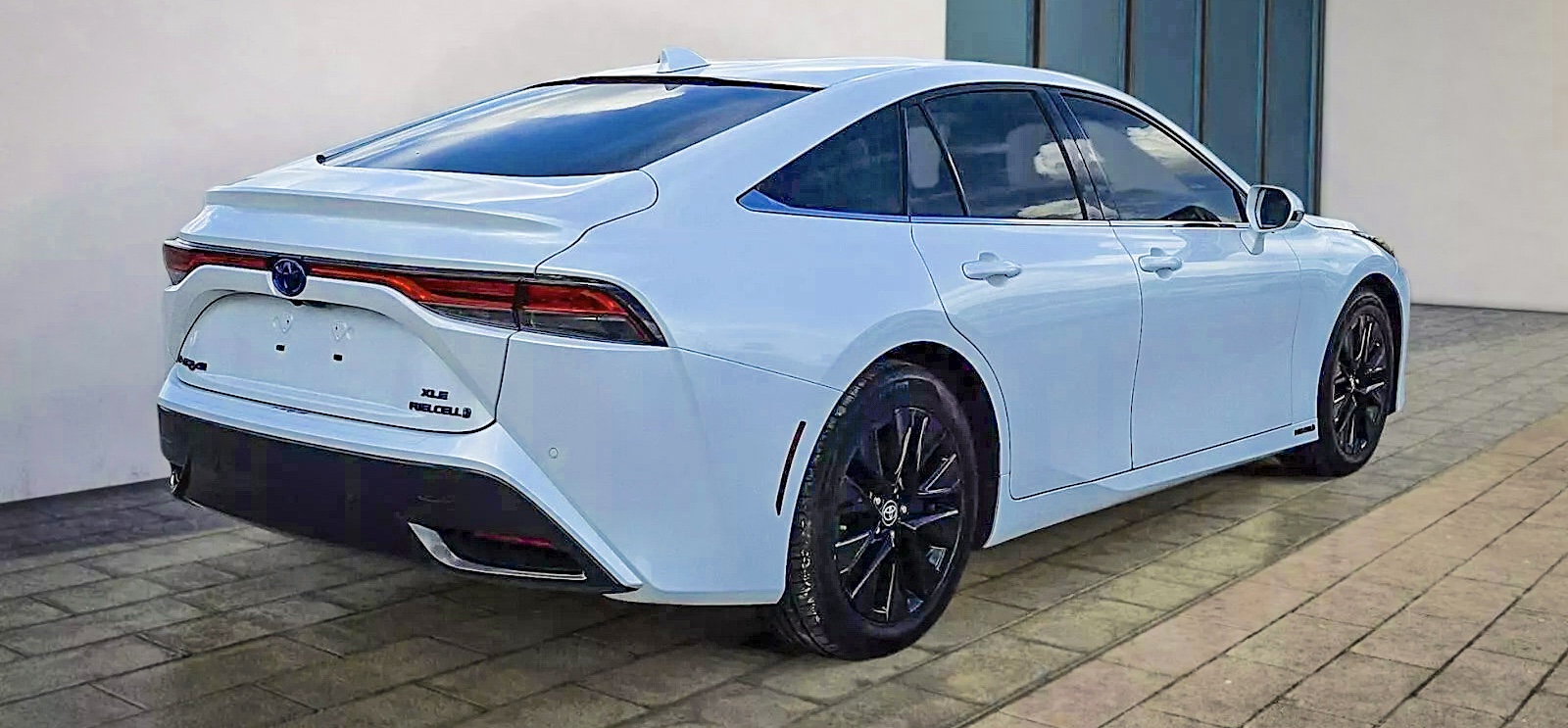 Toyota Mirai Delivers Hydrogen Fuel Luxe for $7K - eBay Motors Blog