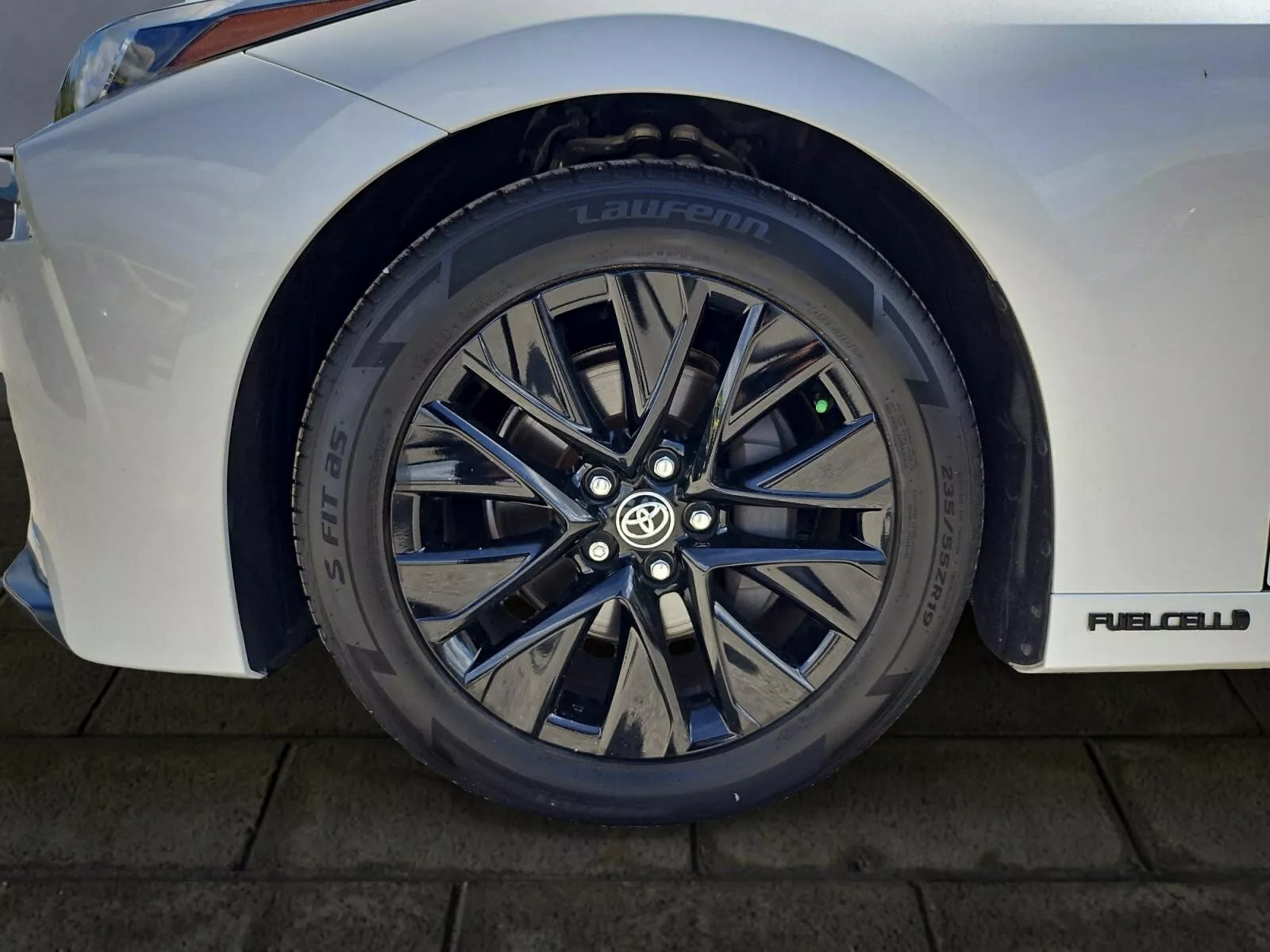 Toyota Mirai Delivers Hydrogen Fuel Luxe for $7K - eBay Motors Blog